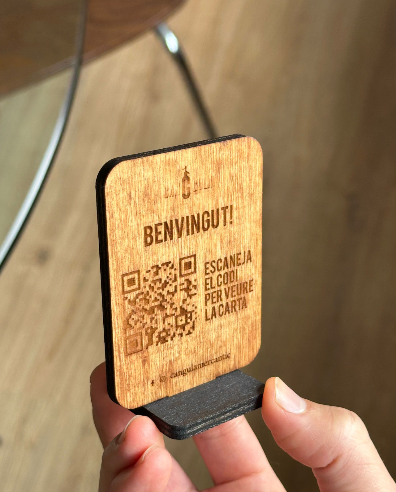 Código QR en madera ideal para Restaurante - NIPRO Designs